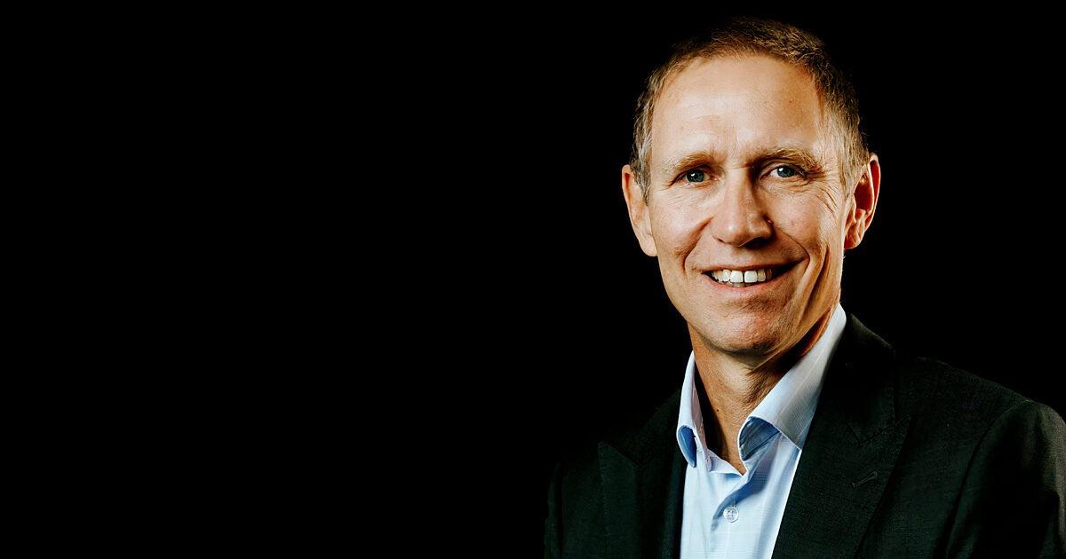 Richard Harris | Saxton Global Speakers Agency