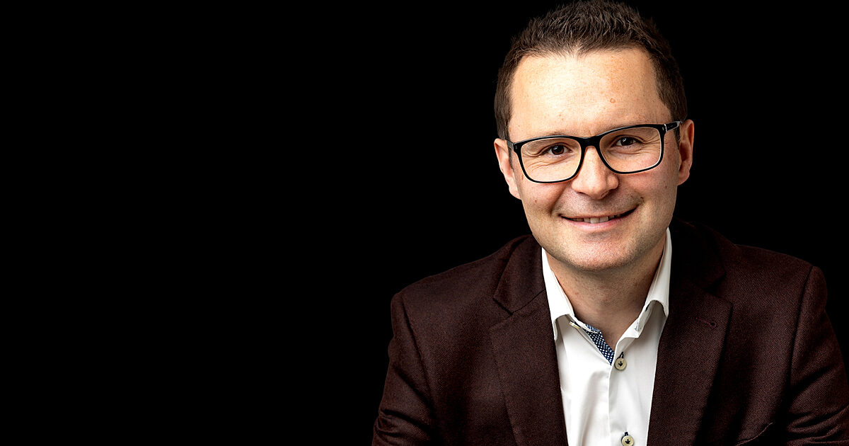 James Laughlin | Saxton Global Speakers Agency