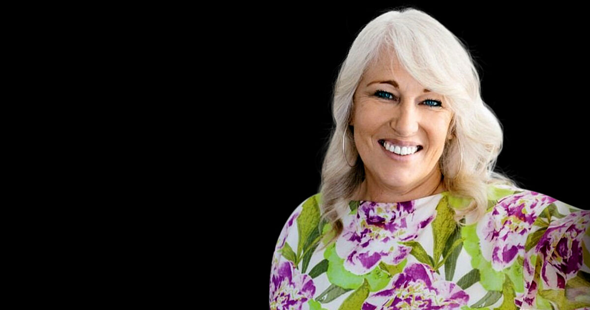 Julia Grace | Saxton Global Speakers Agency