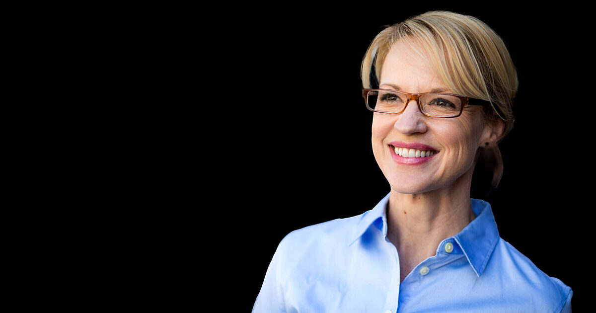 Book Lisa MacCallum for your next event | Saxton Global Speakers Agency